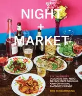 Bìa sách dạy nấu ăn Night + Market, màu hồng tươi, có bảng đồ ăn Thái.