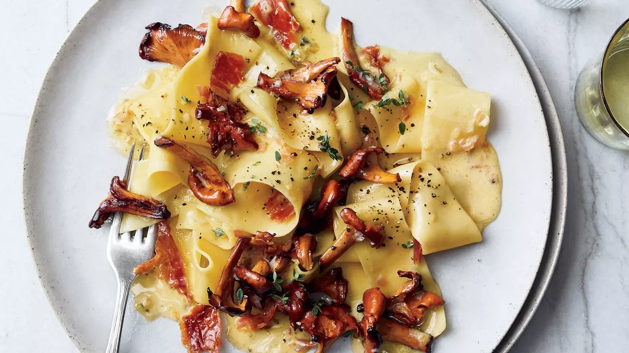 Pasta Con Funghi E Prosciutto