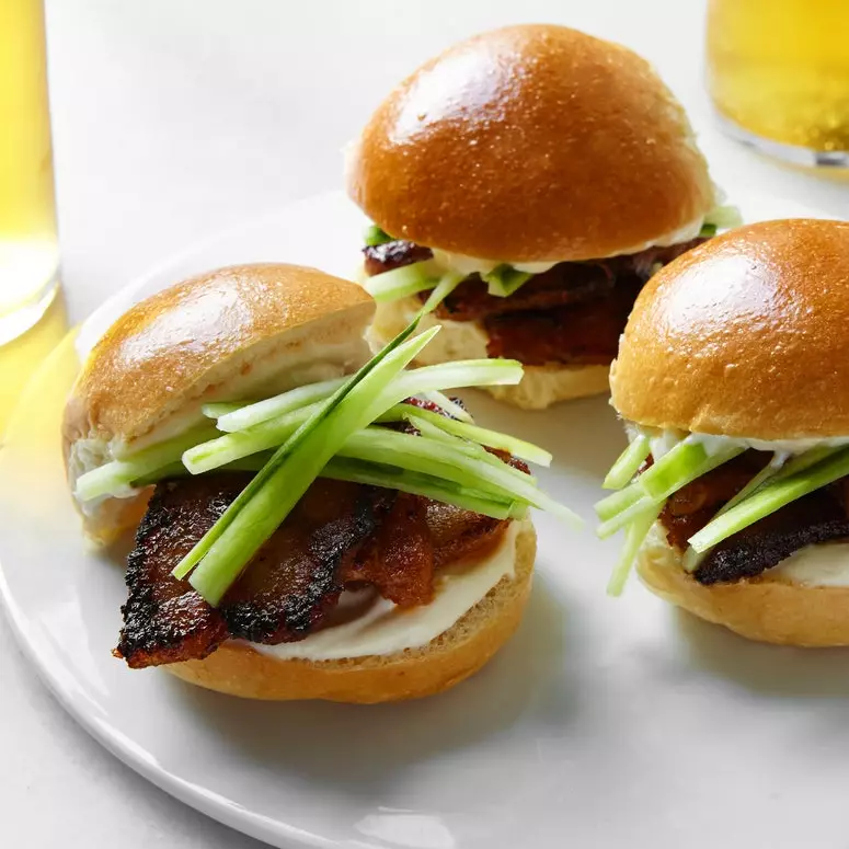 Bilde av Hooni Kim's Pork Belly Sliders.