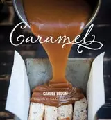 Обложка кулинарной книги с изображением бискотти, налитой карамелью.