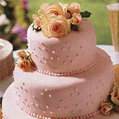 රුපයේ අඩංගු විය හැක Food Cake Desert සහ Wedding Cake