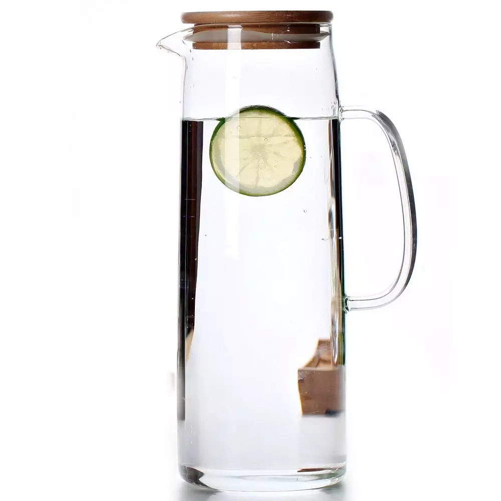 Bilden kan innehålla Jug Glass Bottle Shaker och Water Jug