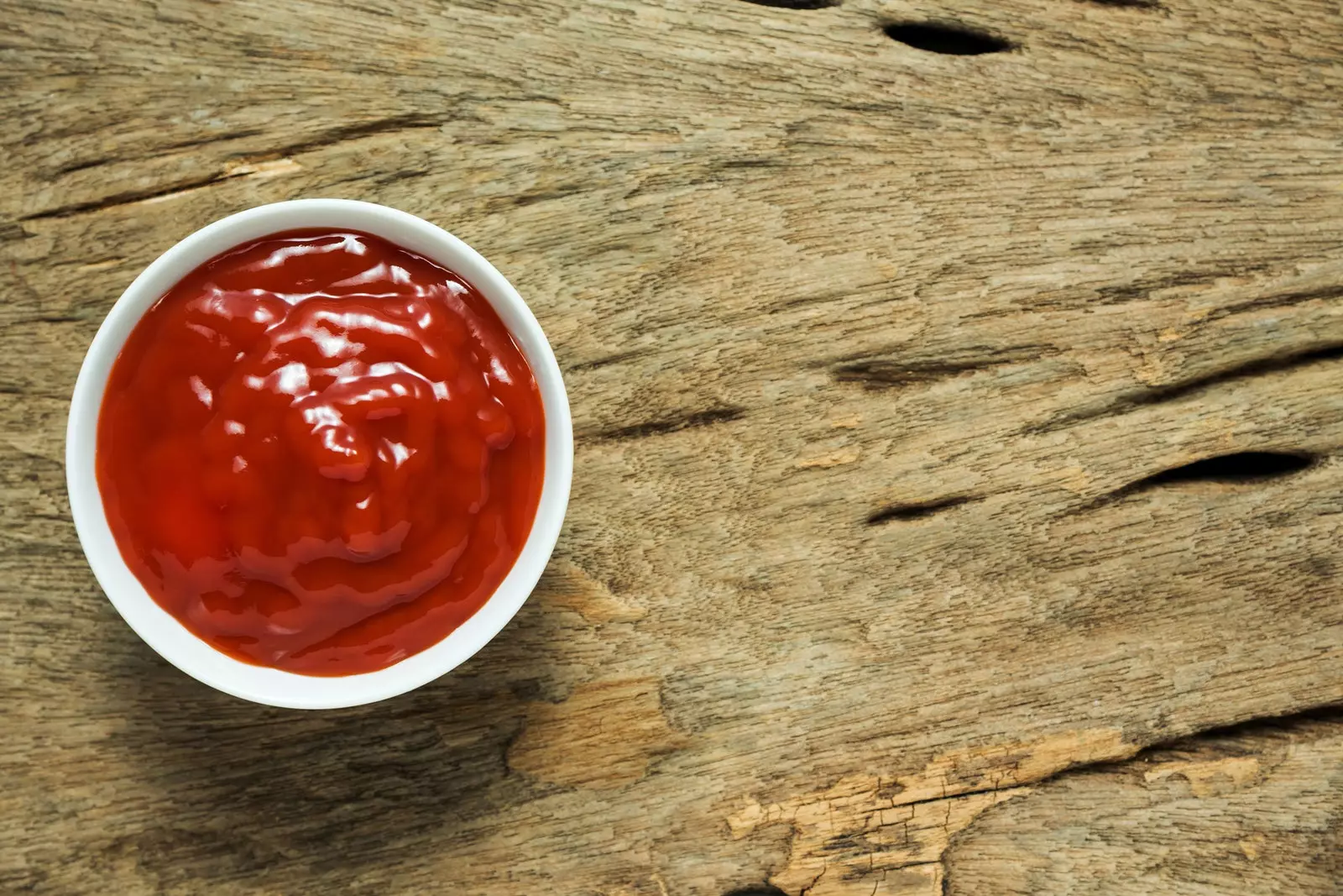 A képen étel és ketchup lehetnek