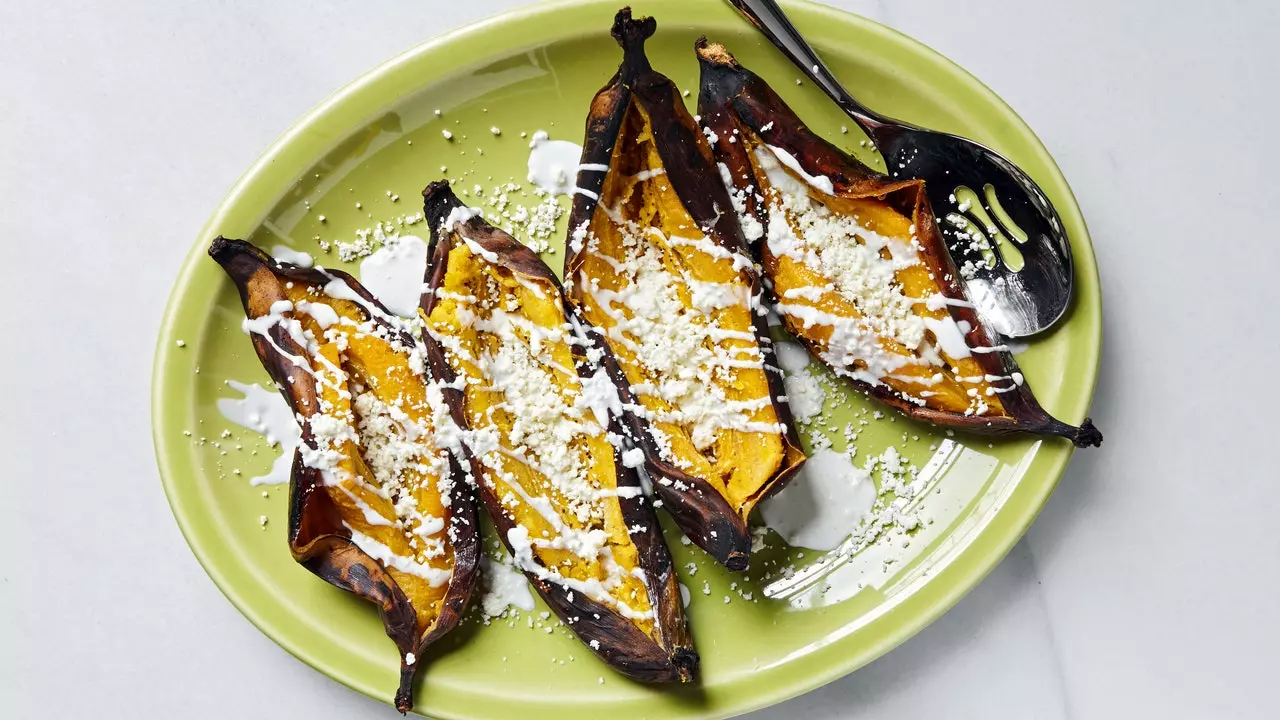 Plátanos Horniados con Crema y Queso (Banana al forno con crema e formaggio)