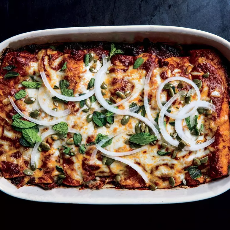 Imej mungkin mengandungi Makanan Pizza Pasta Spaghetti Dish dan Hidangan