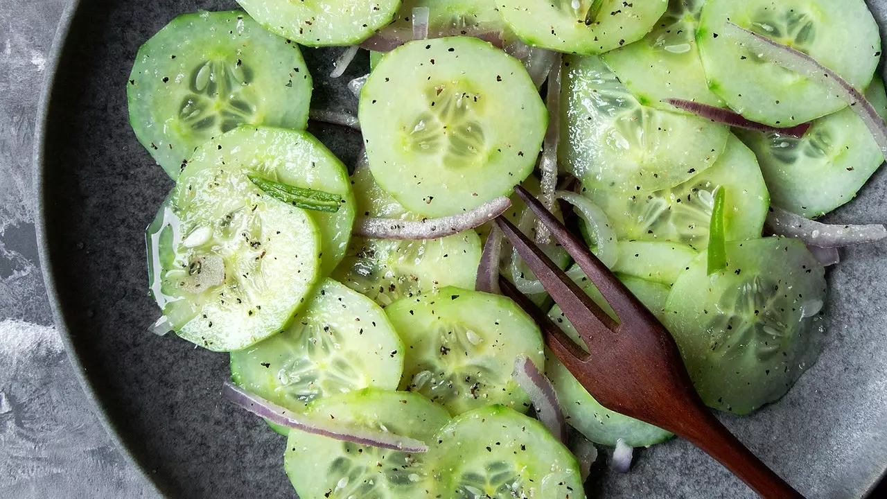 Insalata Di Cetrioli (Pipinna Sambola)