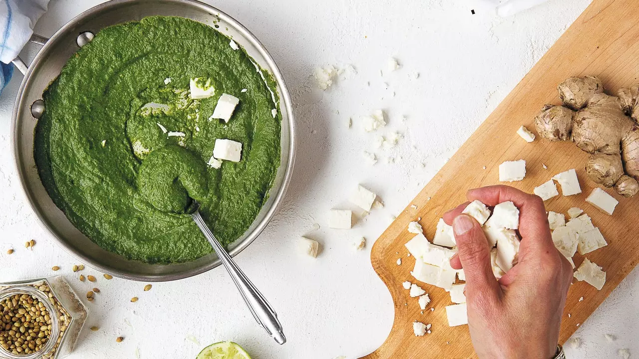 Akwụkwọ nri na feta esi ya dị ka Saag Paneer