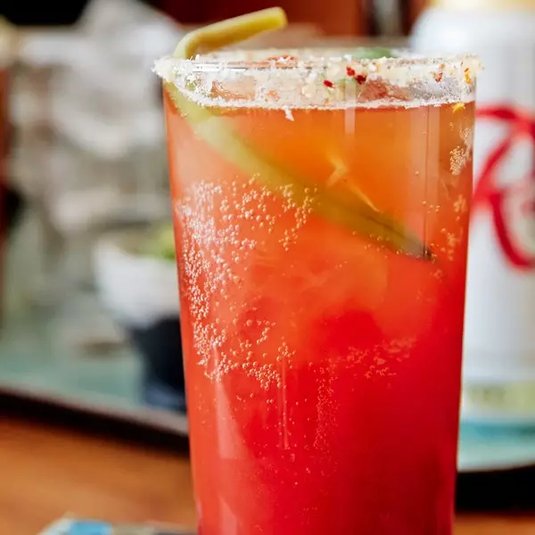 Trong hình ảnh có thể có Đồ uống Cocktail Rượu Đồ uống Nước chanh Thức ăn và nước sốt cà chua