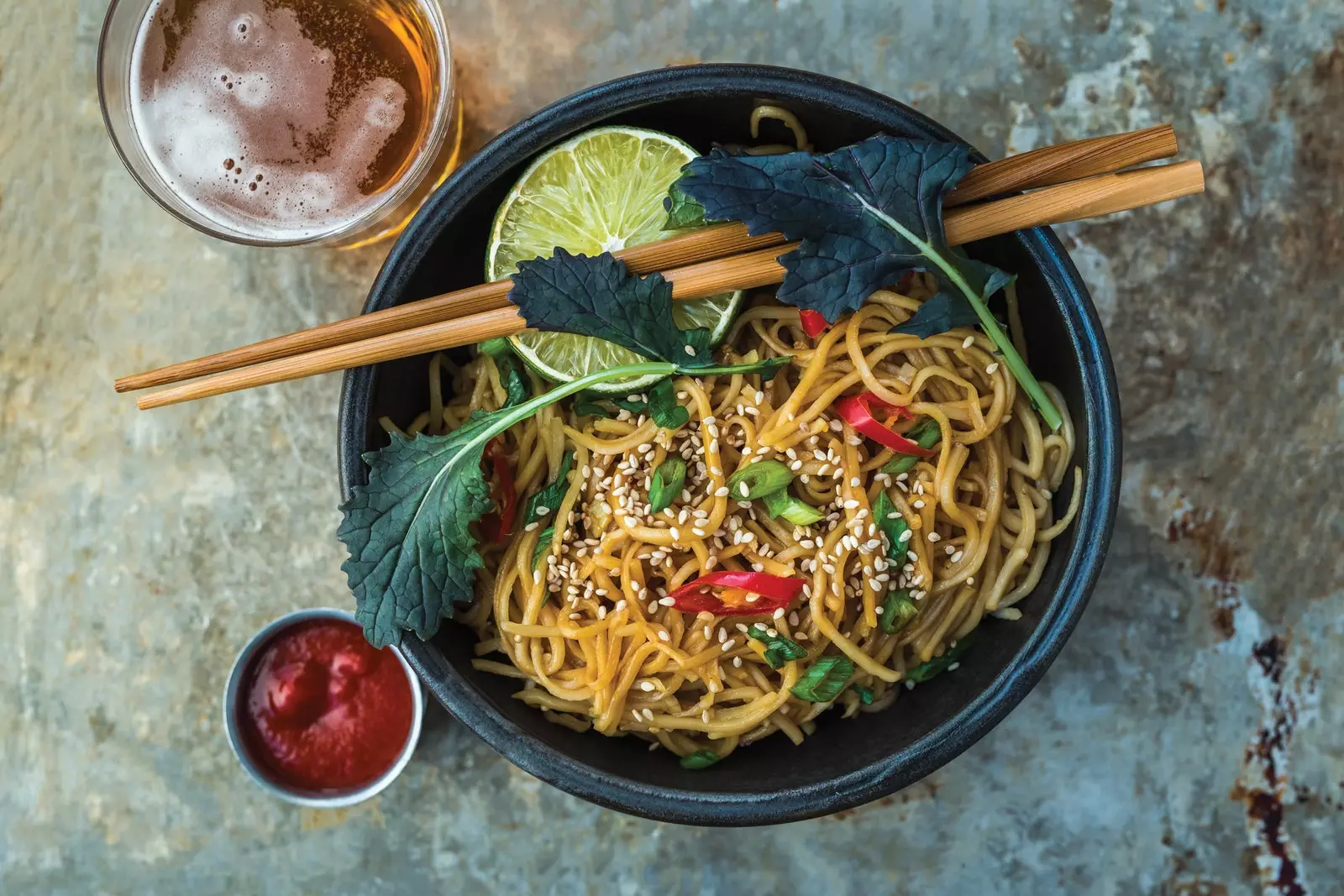 San íomhá b’fhéidir go bhfuil Bia Noodle Pasta Spaghetti Vermicelli Seasoning and Sesame