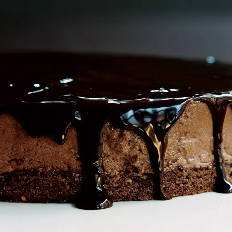 Ishusho irashobora kuba irimo ibiryo bya shokora Chocolate Fudge Biscuit na Cake