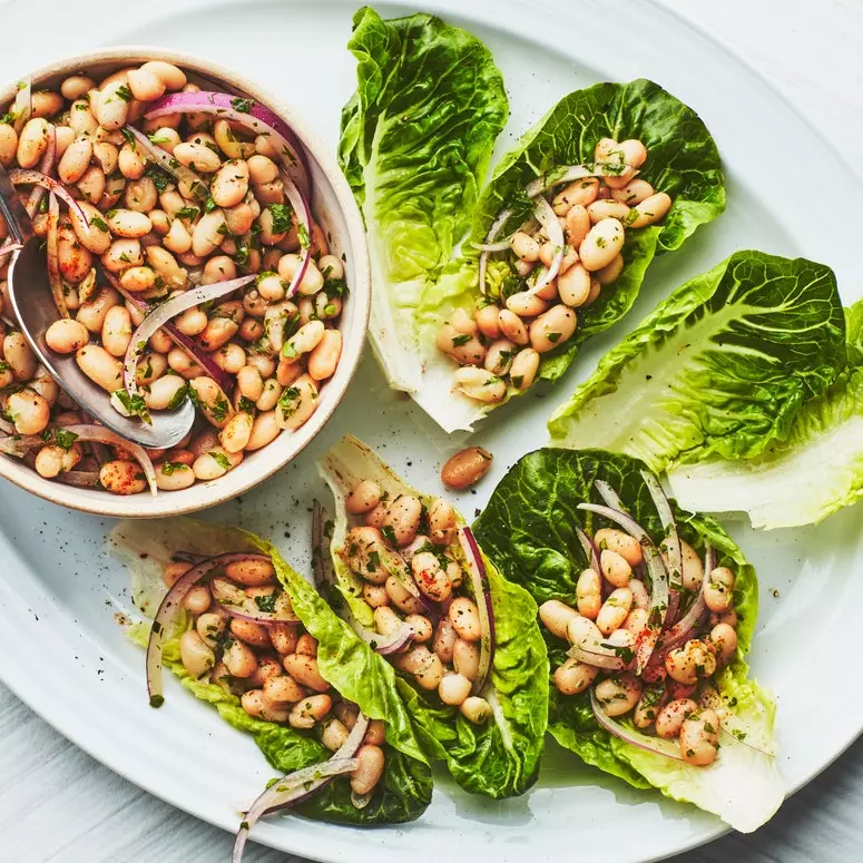 L'immagine può contenere cibo vegetale verdura fagioli prodotti piatto piatto e lenticchie