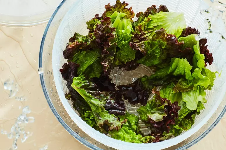 Suratda aşakdakylar bolup biler: Ösümlik, Iýmit, Salat, Gök önüm, Kelem we Kale