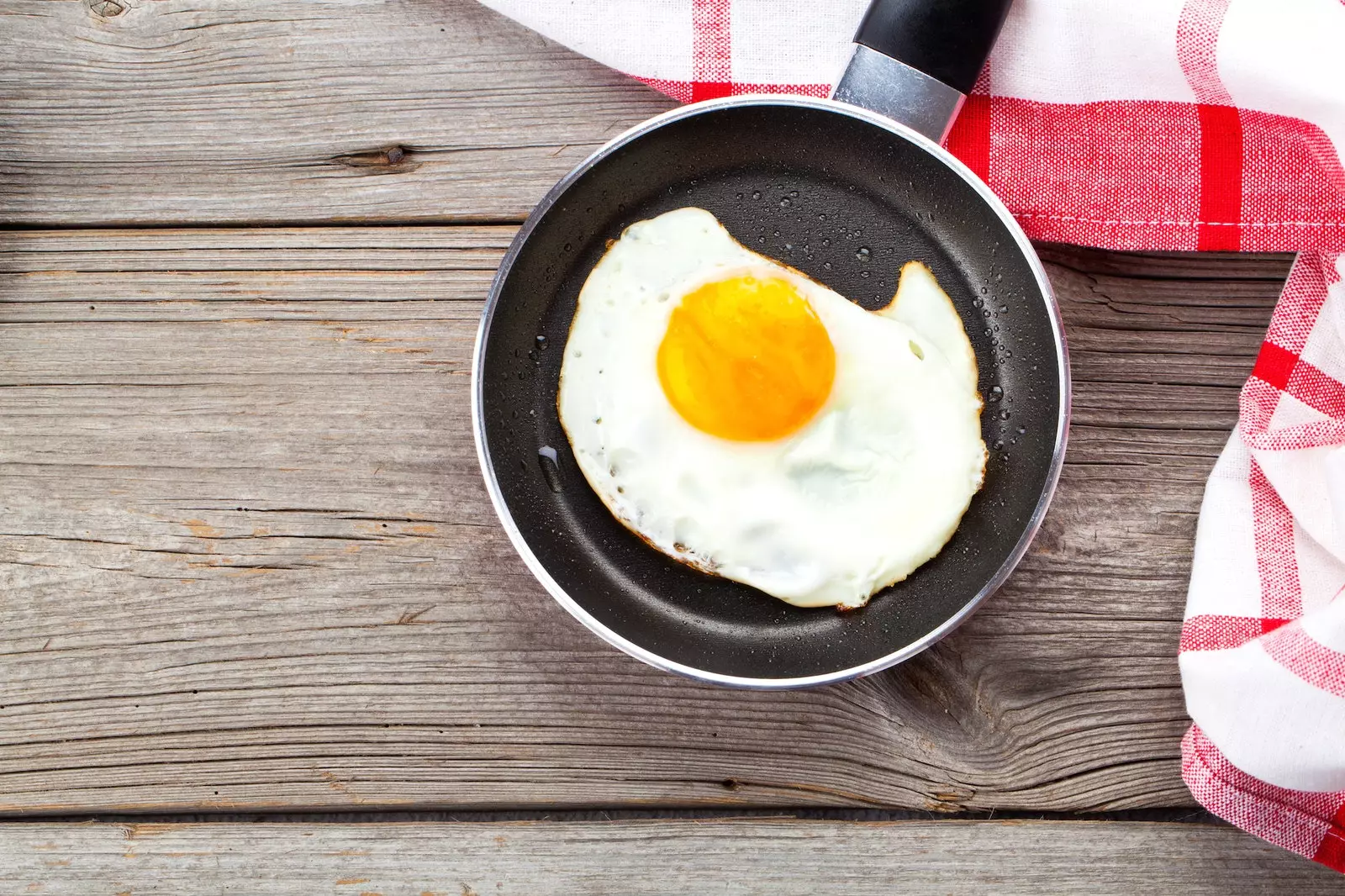 Þessi mynd gæti innihaldið Food Egg Wok og Steikarpönnu