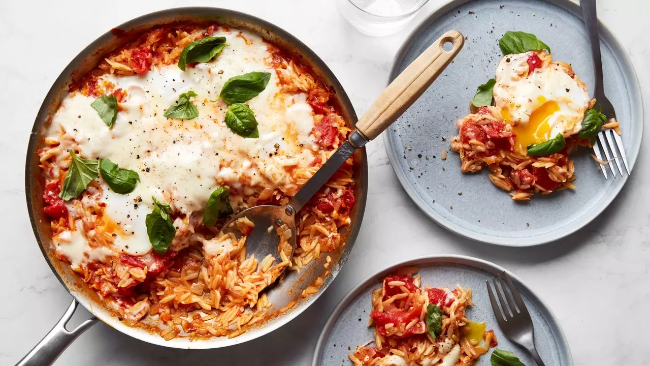 I-One-Skillet Orzo With Utamatisi namaqanda