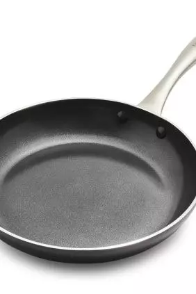 Dibe ku di wêne de Cutlery Spoon Wok û Frying Pan hebe