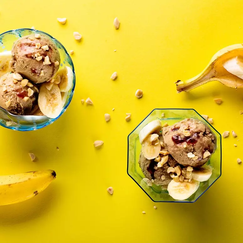 Պատկերը կարող է պարունակել Fruit Food Banana Plant Dessert Creme and Cream