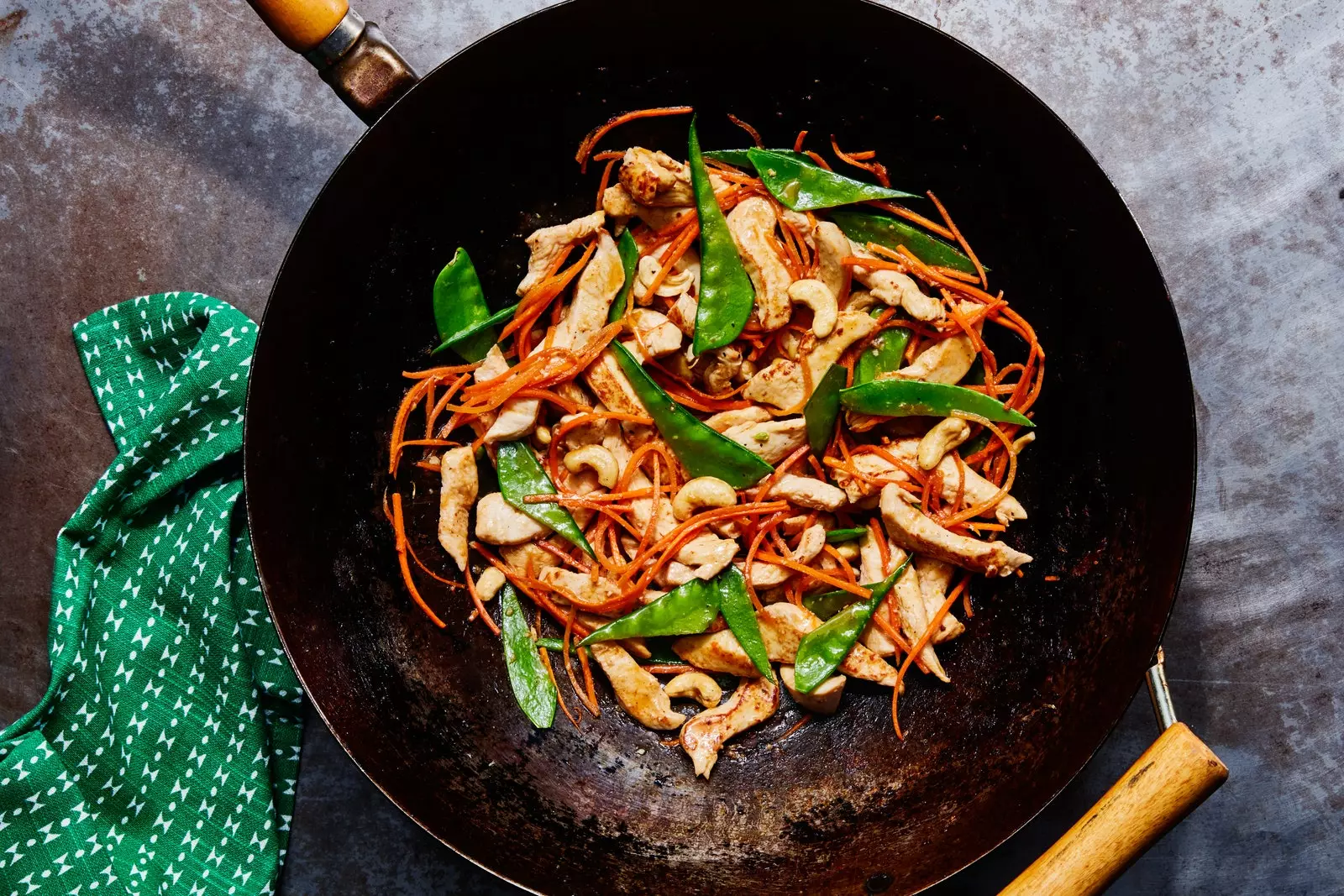 Imej mungkin mengandungi makanan laut haiwan makanan laut lobster wok goreng dan tumbuhan