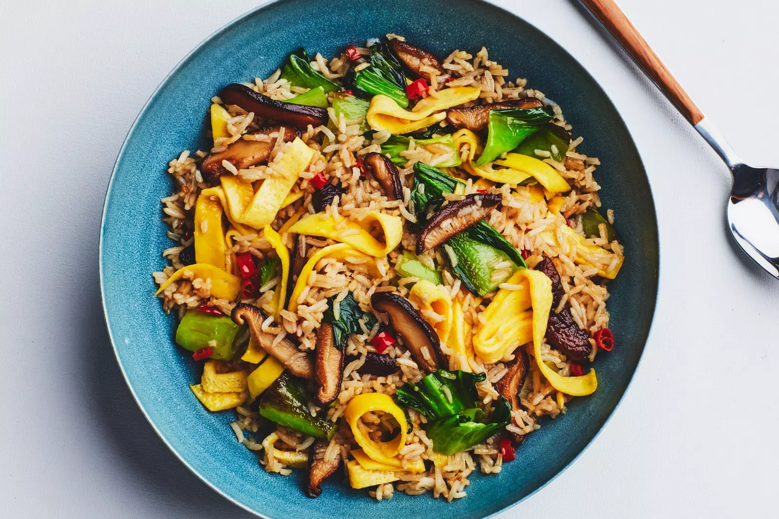 L'image peut contenir un plat de nourriture, un plat de pâtes et des nouilles