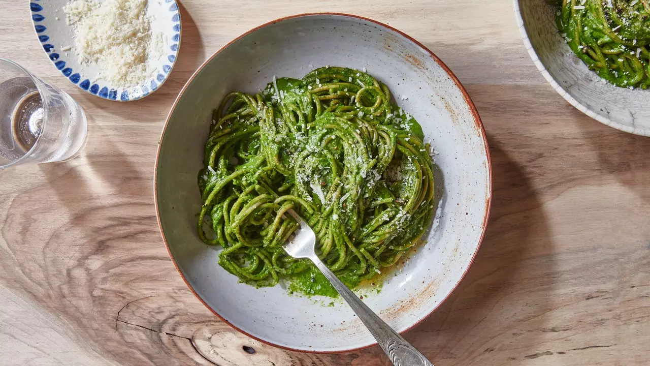 Kale Pesto täistera nisupastaga