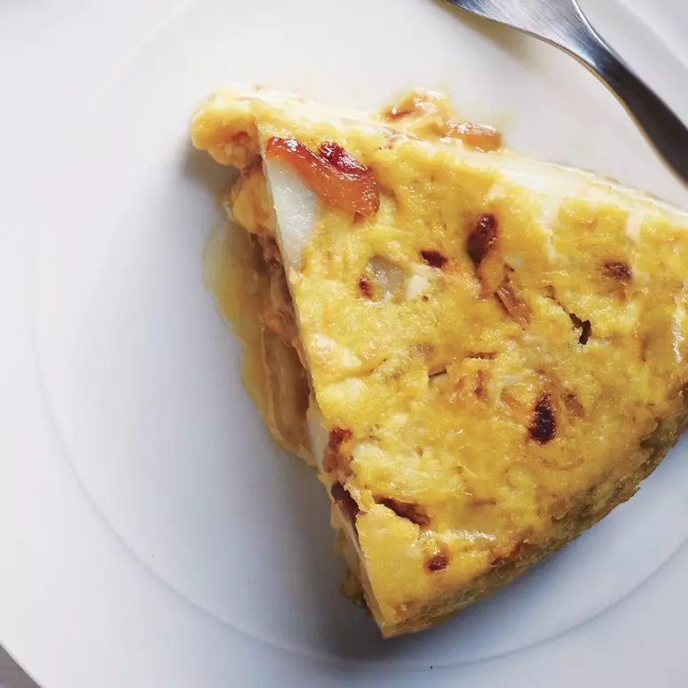 Afbeelding kan het voedsel bevatten Brood Bestekvork en Maïsbrood