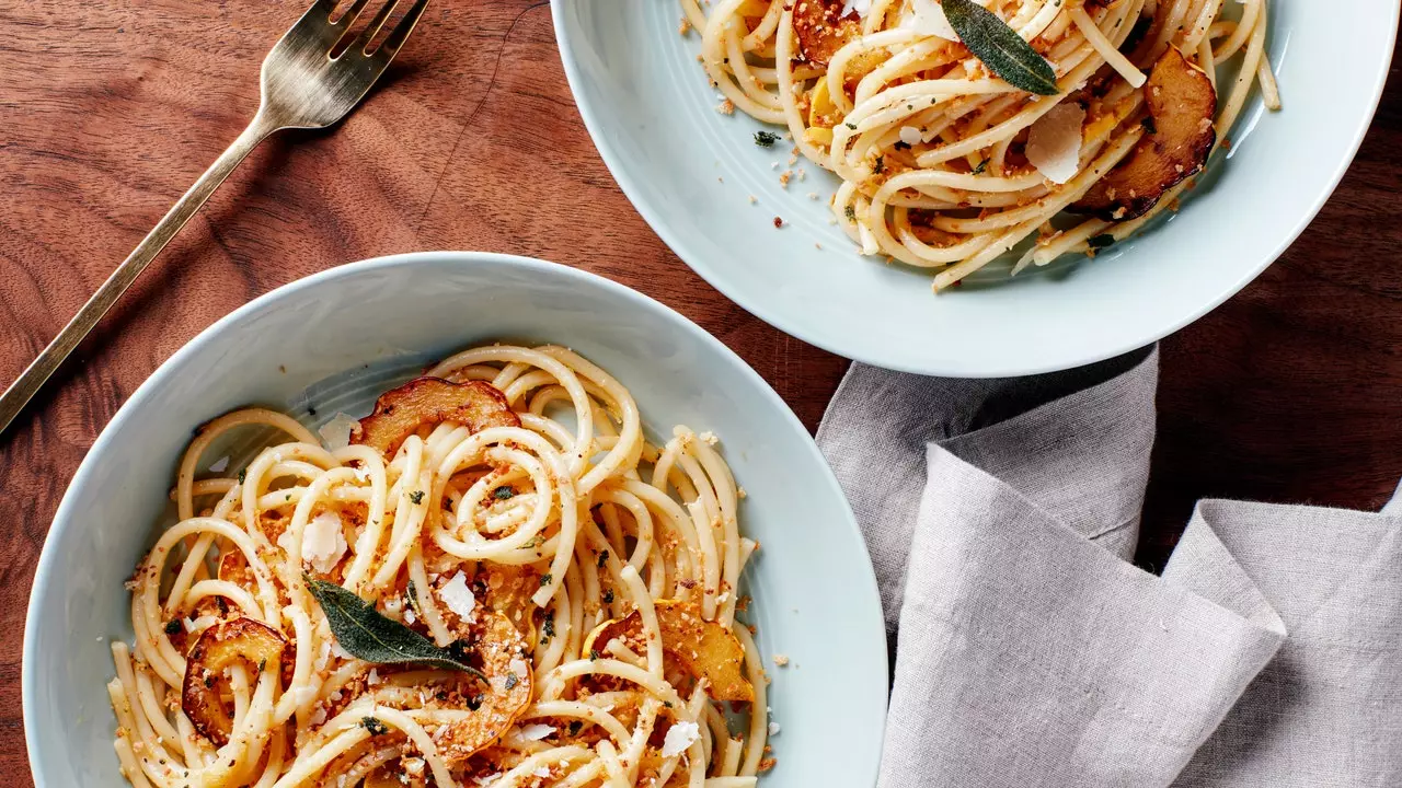 Pasta na Delicata Squash na Sage-Brown Butter