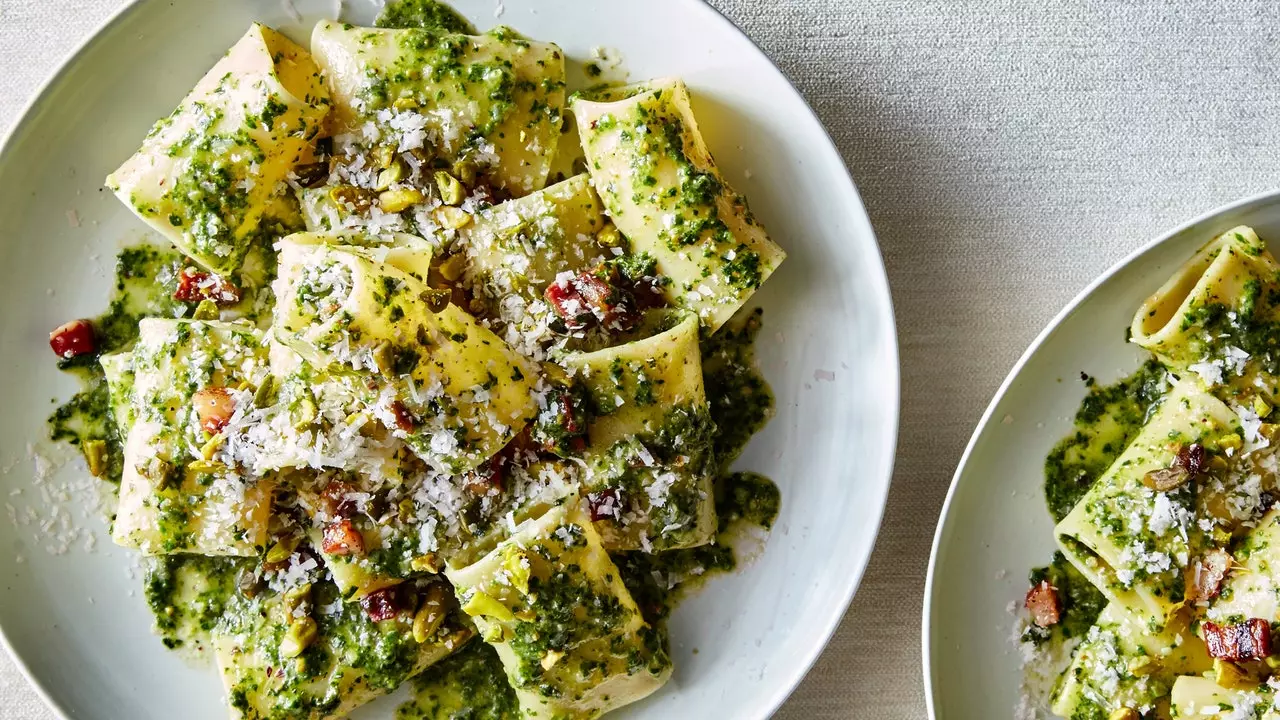 Pasta med Ramp Pesto og Guanciale