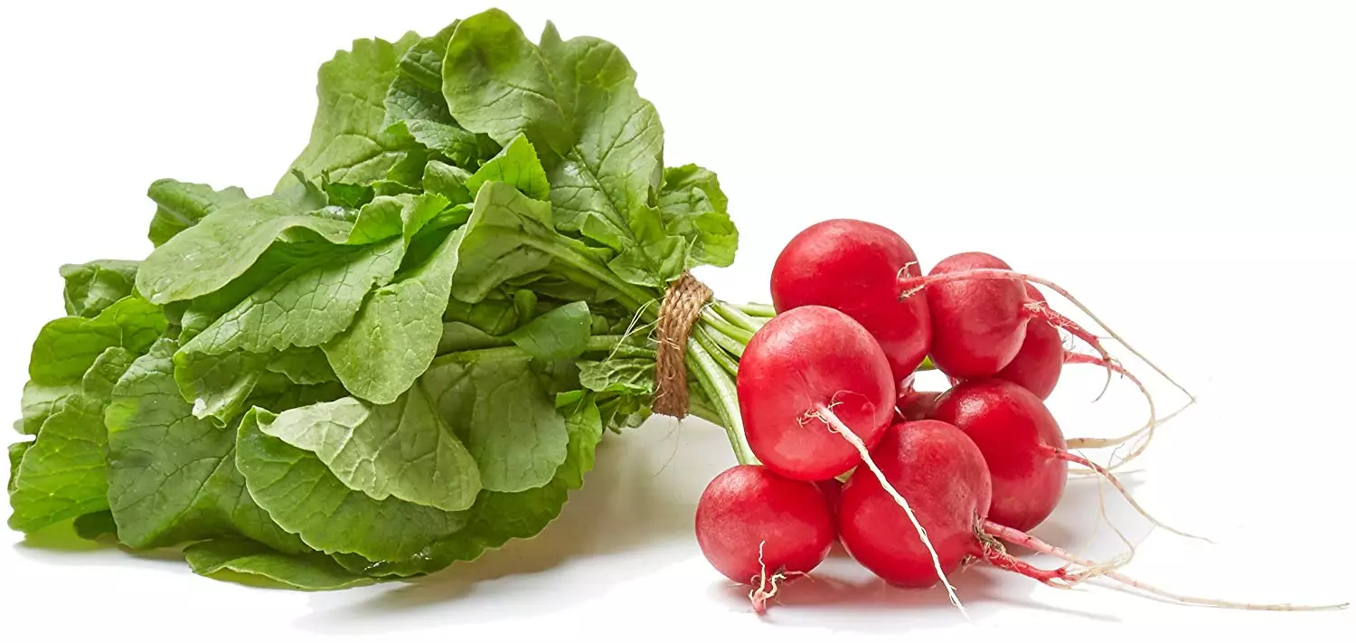 A képen növényi táplálék retek és zöldségek lehetnek