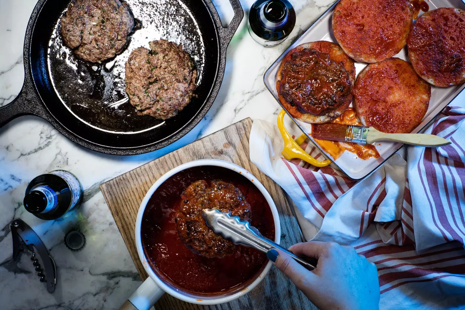 Gambar mungkin berisi makanan dan roti