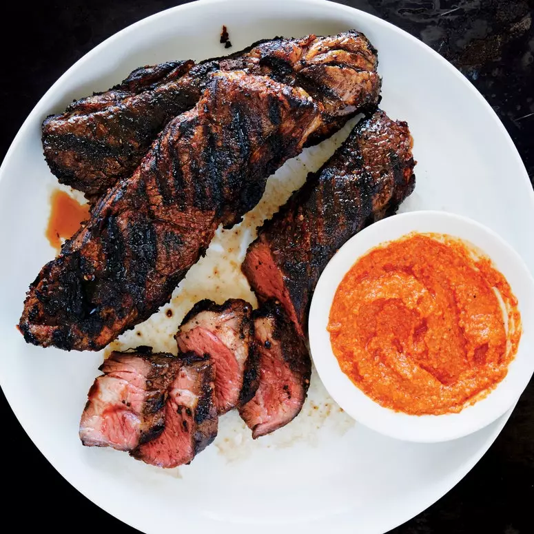 Gambar mungkin berisi Makanan Pork Meal Dish Ribs and Lunch