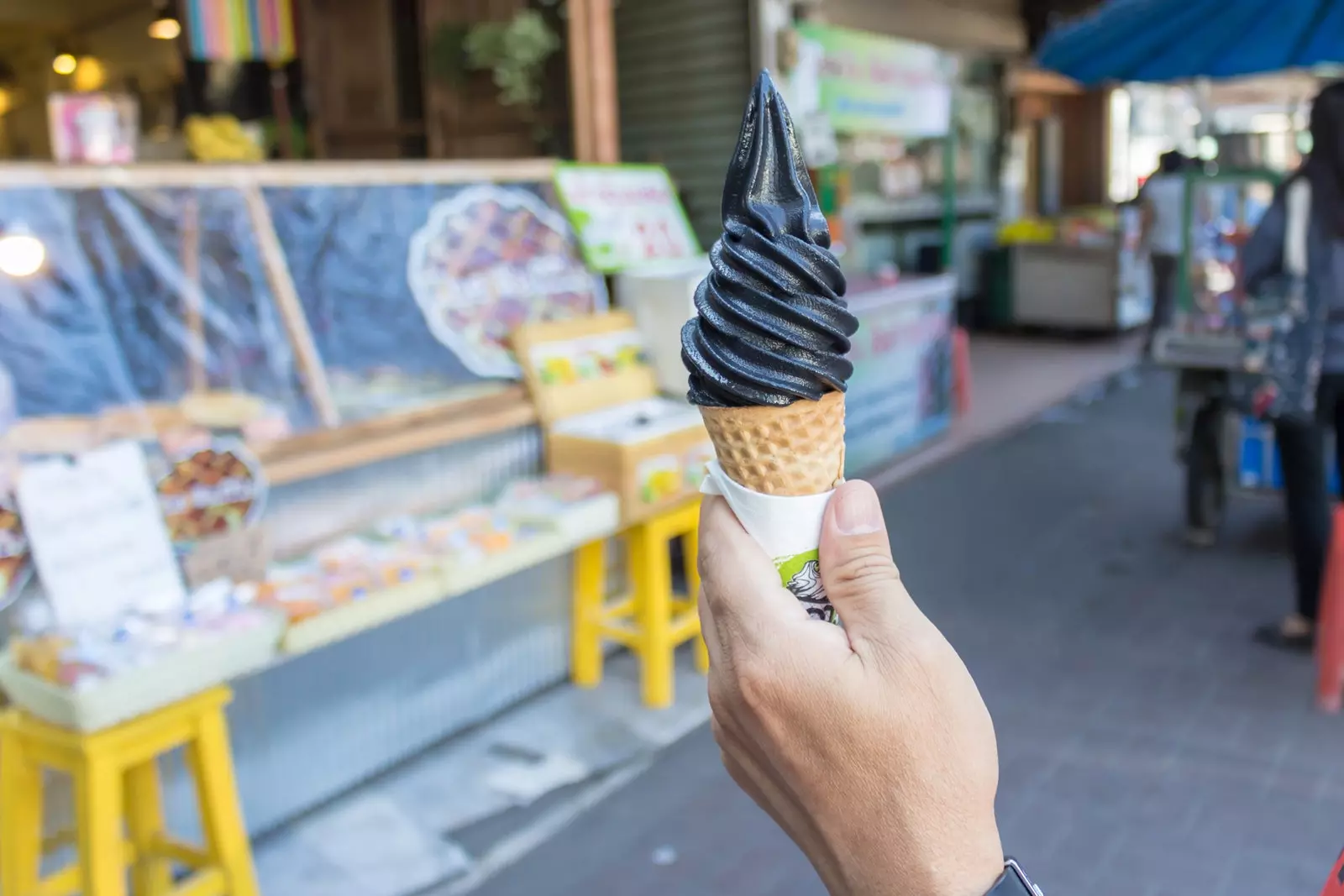 Slika može sadržavati Food Creme Dessert Cream Ljudska osoba Glazura i kolač