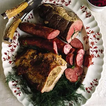 L-immaġni jista' jkun fiha Ikel Majjal Ikla Pjatt Pranzu Ċena Steak u Platter