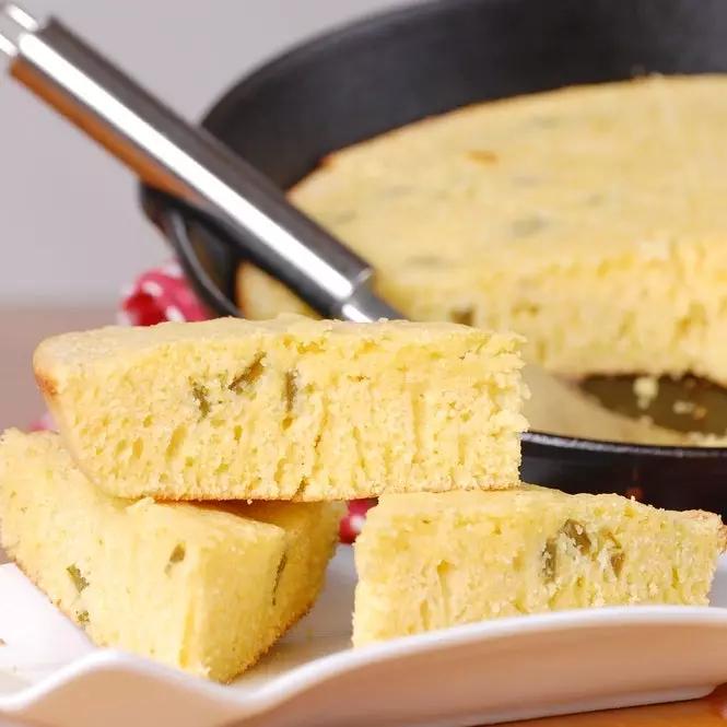 Гэта выява можа змяшчаць Food Bread і Cornbread