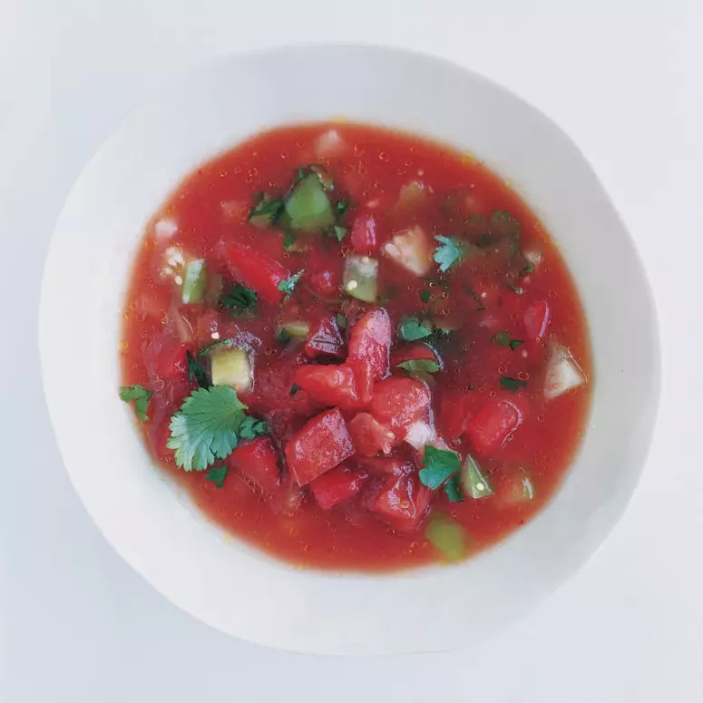 Bild kann Bowl Dish Food Meal Plant Ketchup an Supp Bowl enthalen