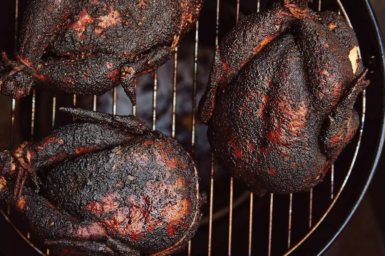 Cómo usar una parrilla ahumadora paso a paso