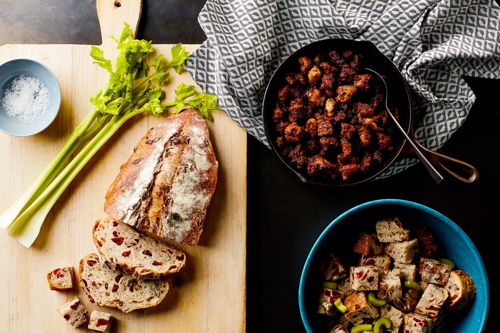 Das Bild kann Besteck, Löffel, Lebensmittel, Pflanzenteller und Mahlzeit enthalten