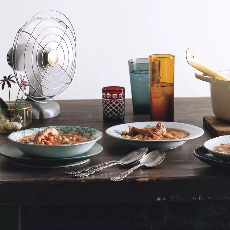 Gambar bisa uga ana isine Panganan Meal Dish Bowl Furniture Meja lan Dekorasi Omah