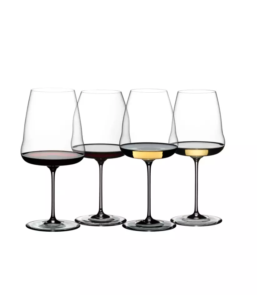 A imaxe pode conter: Vidro, Bebida, Bebida, Alcohol, Vidro, Vidro, Viño Tinto e Vidro