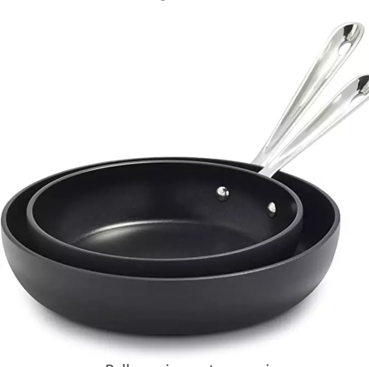 Isithombe singaqukatha: I-Wok, ne-Frying Pan