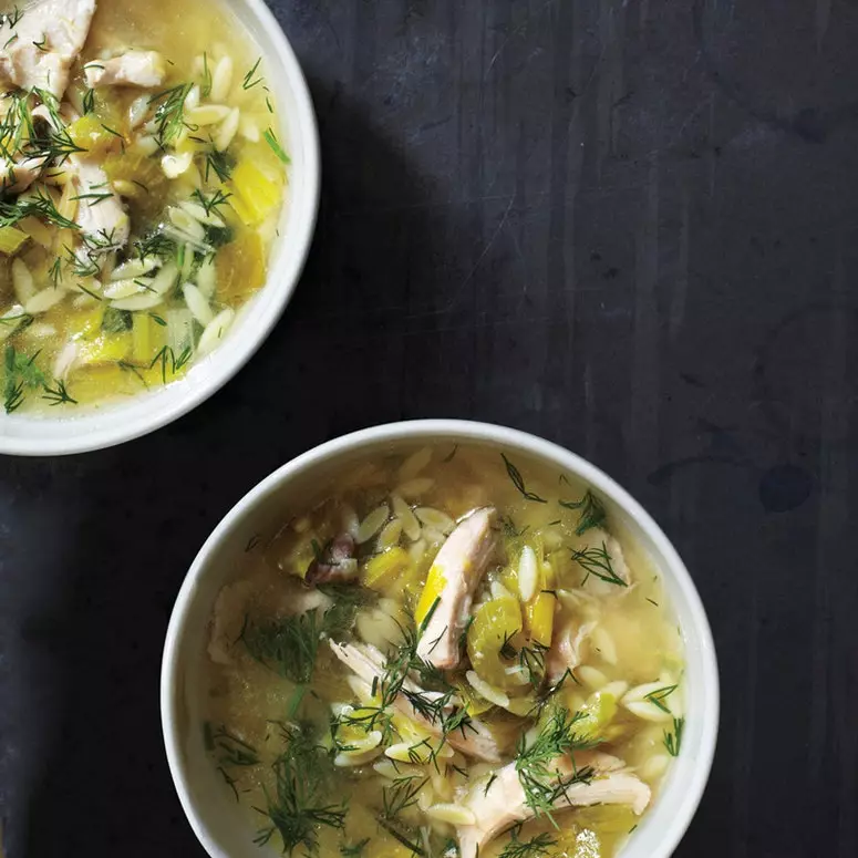 Nuotraukoje gali būti Bowl Dish Food Meal Soup Bowl Sriuba ir Augalas