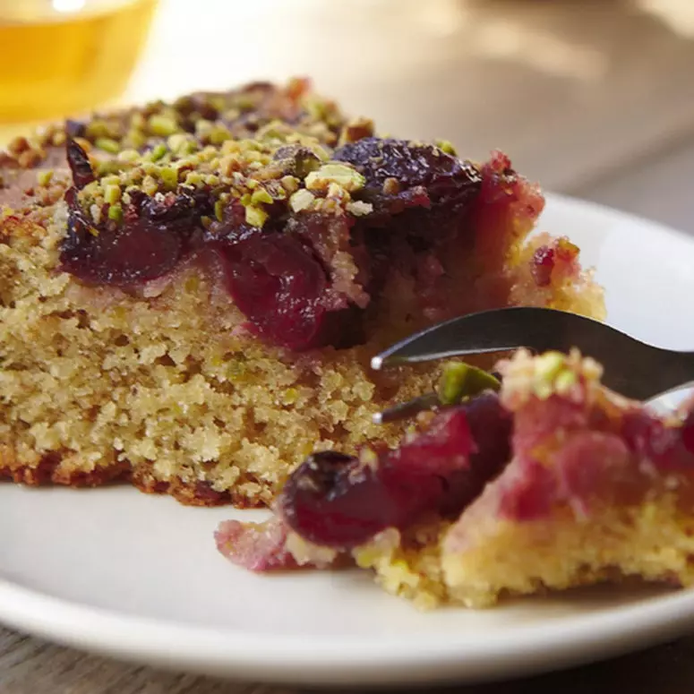 Afbeelding kan het volgende bevatten Voedsel Zoetwaren Snoep Brood Bestek Vork Maïsbrood en Pizza