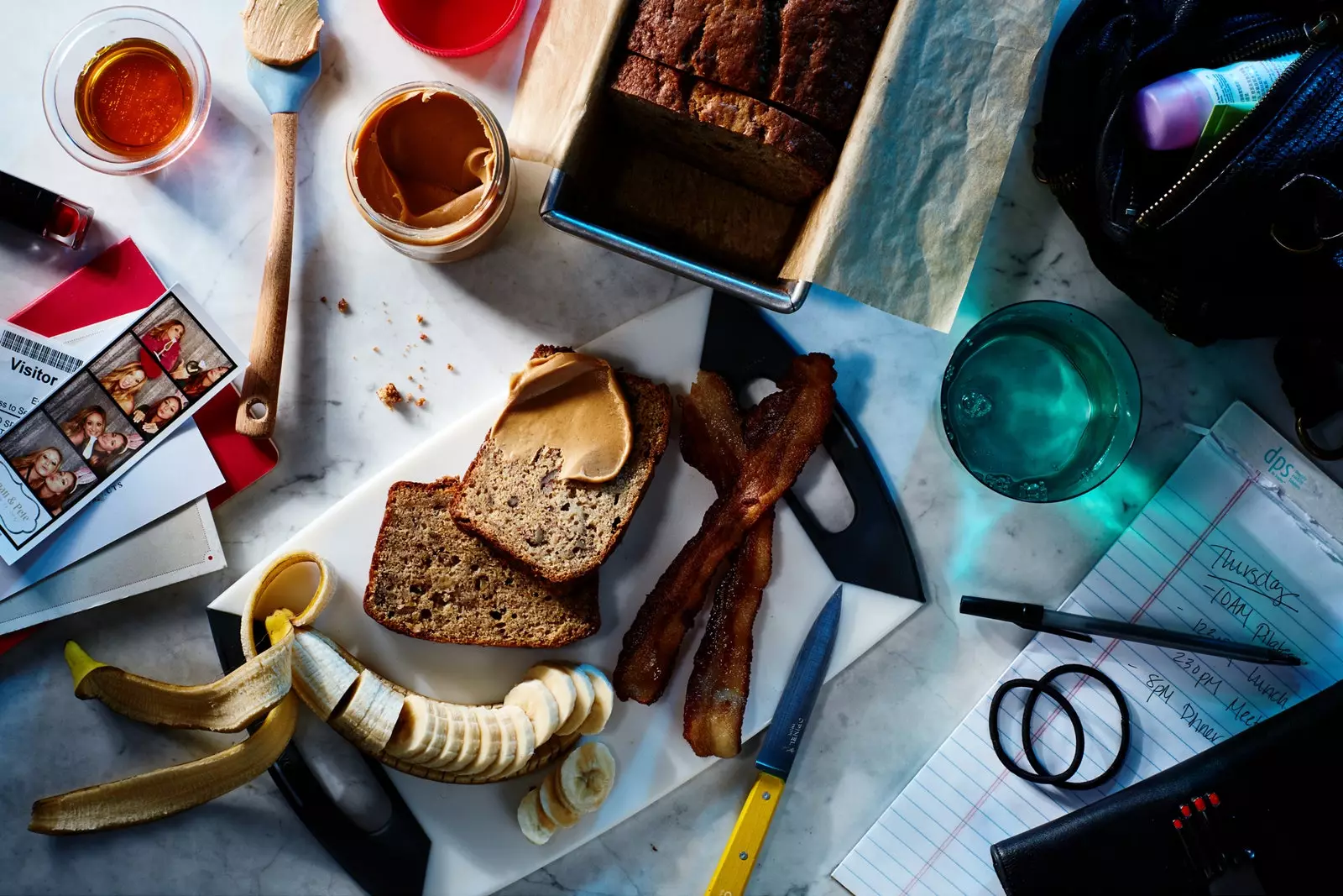 A képen a következők lehetnek: Food Bread sisakruházat és ruházat