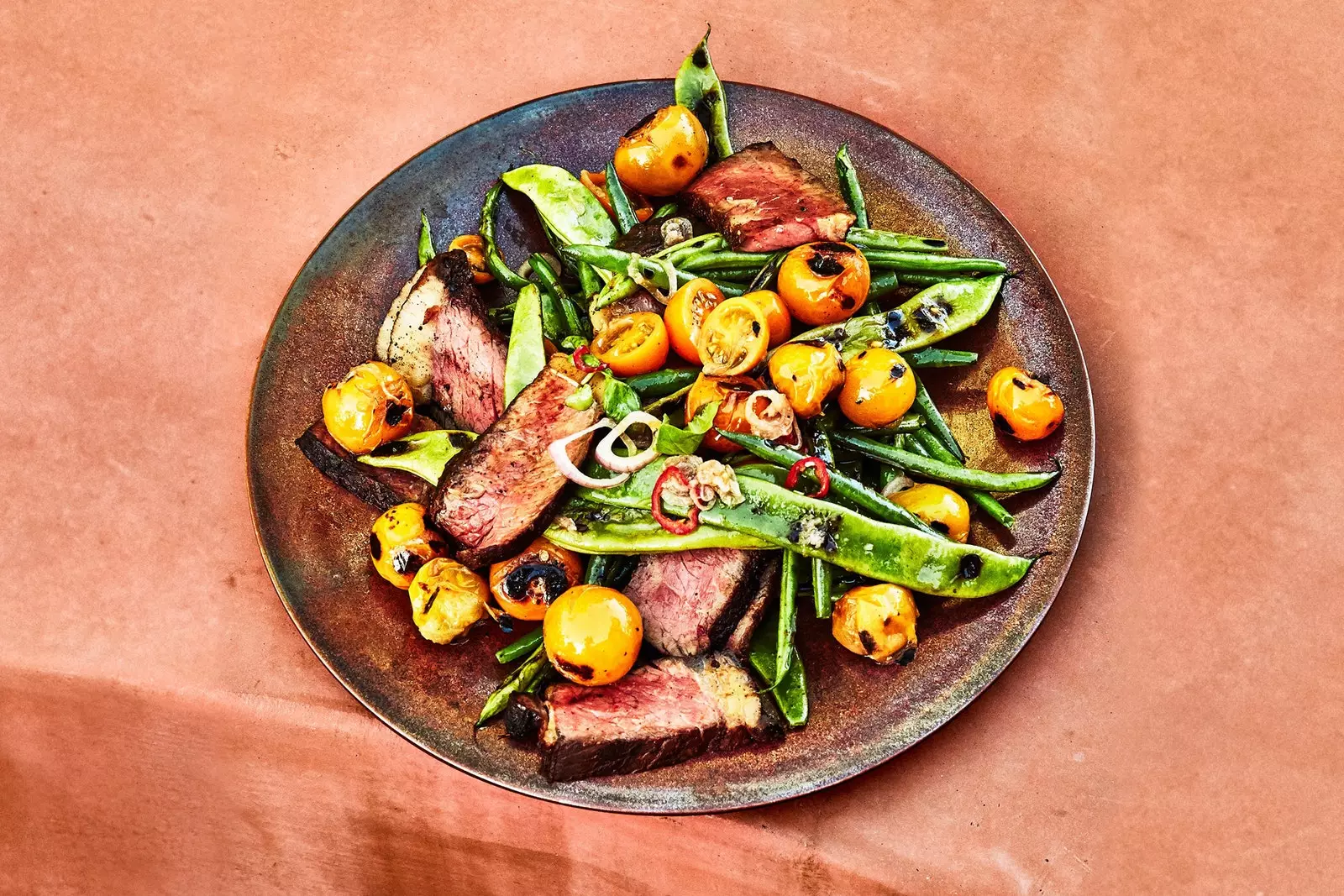 Bild kann Lebensmittel Gericht Mahlzeit Pflanzenplatte Salat und Mittagessen enthalten