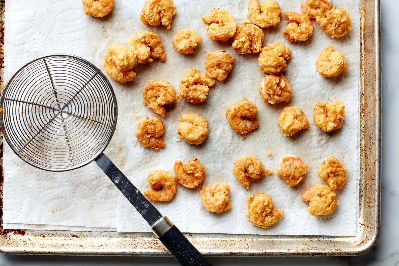 රුපයේ අඩංගු විය හැක Nuggets Food සහ Fried Chicken