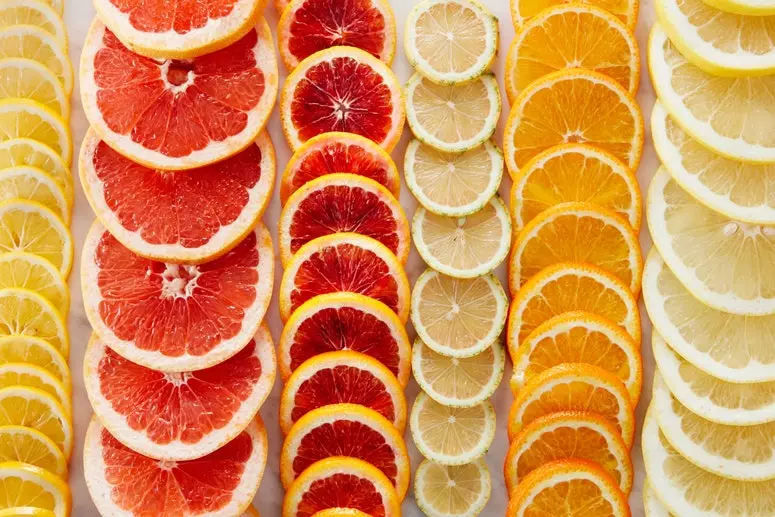 Сликата може да содржи: овошје, билка, храна, цитрусно овошје, грејпфрут, производ и портокал