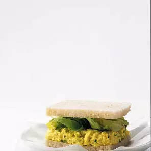 Slika može sadržavati jelo i sendvič sa biljnom hranom