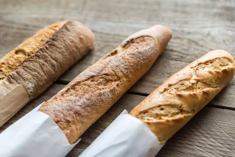 Bild kann enthalten: Lebensmittel, Brot, Brotlaib, französisches Brot und Brötchen