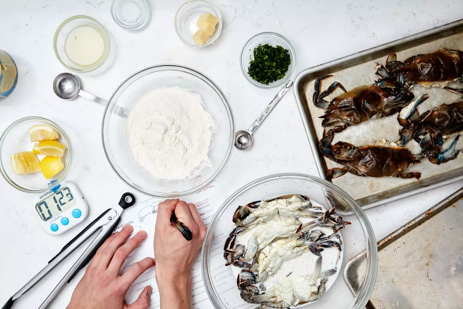 Kujutis võib sisaldada Animal Seafood Food Sea Life Lobster Cream magustoidukreemi ja jäätist