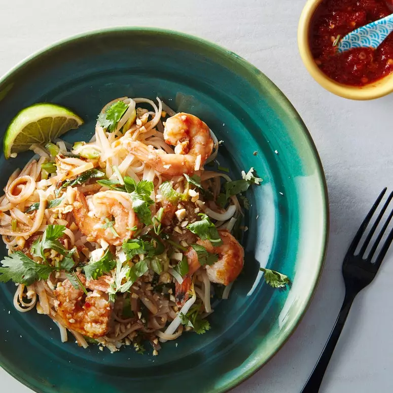 រូបភាពអាចមាន៖ Cutlery Fork Food Pasta Noodle Meal Dish and Plant