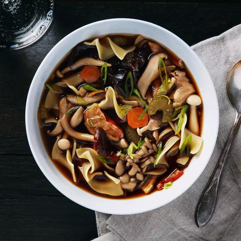 រូបភាពអាចមាន៖ Bowl Food Dish Meal Cutlery Spoon Soup Bowl Plant Soup and Stew