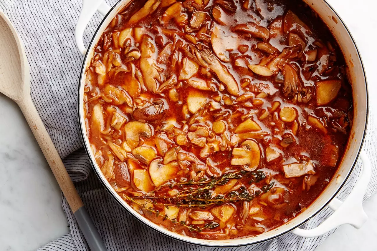 Gambar mungkin ngandung Pangan Tutuwuhan Ngahasilkeun Sayuran Kacang Lentil Mangkuk Mangkok sareng Sendok